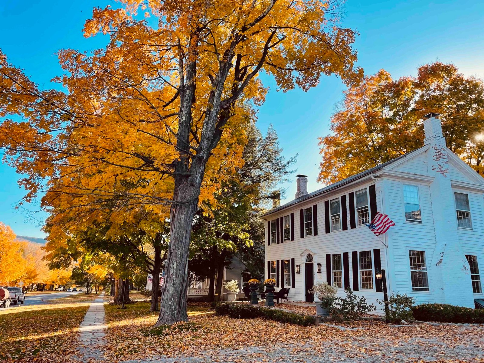 10 Unforgettable Fall Weekend Getaways in the Northeast - Sprinkle of ...